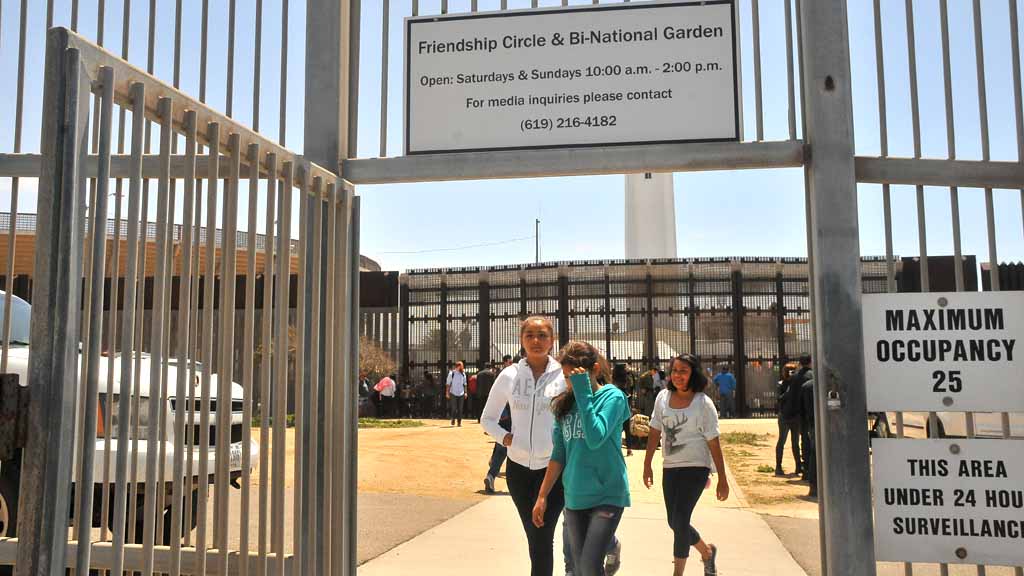 'I Feel Incredible': 3 Minutes of Family Time as Border Gates Open
