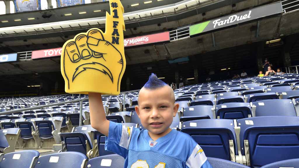 Pokémon Go Chargers! Gotta Watch 'Em All at FanFest