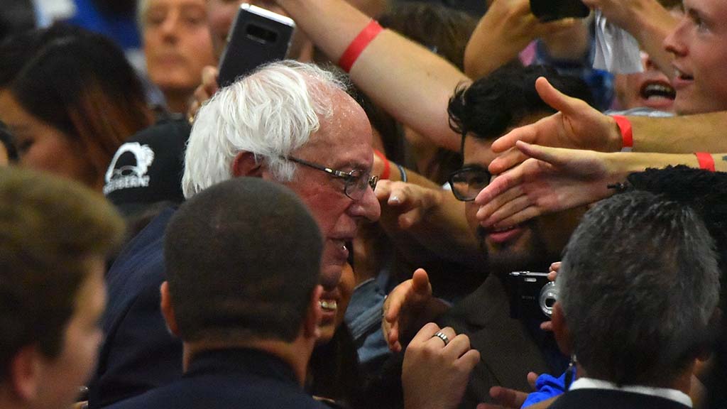 Dreaming 'Bernie 2020' at MiraCosta Rally as Sanders Lauds Levin for ...