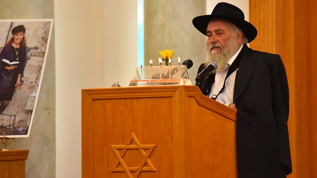 Lori Kaye Daughter at Poway Funeral: 'My Mother Has Already Forgiven ...