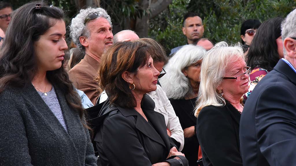 Lori Kaye Daughter at Poway Funeral: 'My Mother Has Already Forgiven ...
