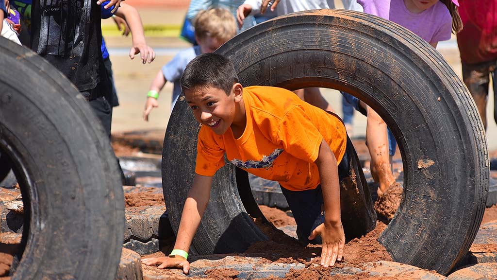 Good Clean Fun at Crown Point Park: 2,000 Celebrate Mud Day Naturally ...