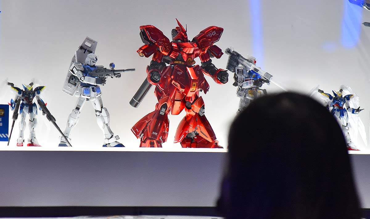 Photos of Comic-Con Special Edition: Cosplayers, Fans Mask-Up in San ...