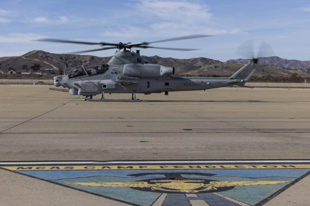 Pendleton Marines Take Delivery Of Last Ah 1z Viper Attack Helicopter