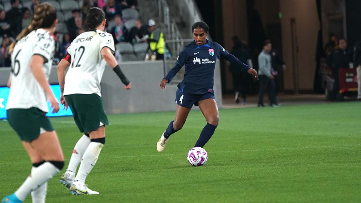Report: Wave Star Naomi Girma Headed to Chelsea in Record-Breaking Deal