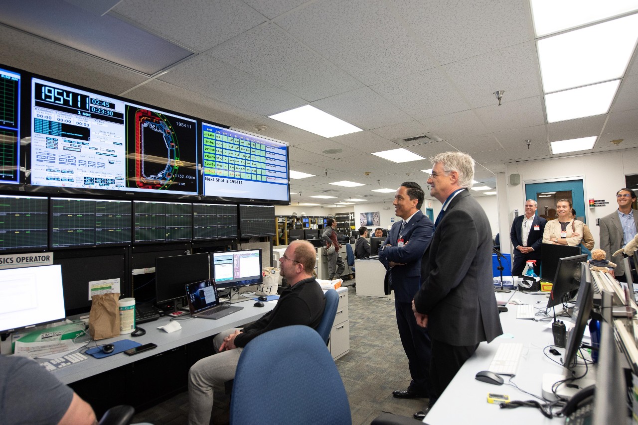 Clean Energy Future: Mayor Gloria Tours Nuclear Fusion Laboratories at ...