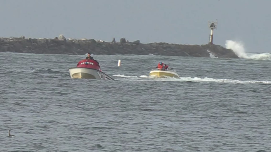 Lifeguards Tow Suspected Smuggling Boat to Shore in Sunset Cliffs