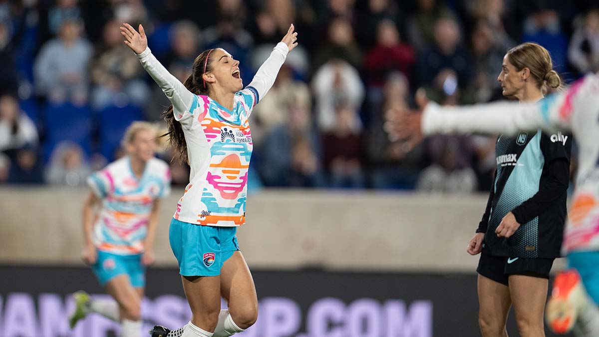 Alex Morgan Still Has the Magic: Scores Lone Goal in Wave's Challenge ...