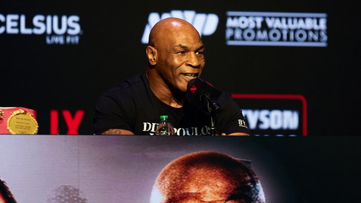 Boxer Mike Tyson 'Doing Great' After Medical Emergency on Flight to ...