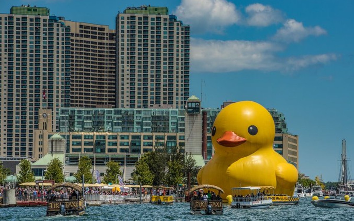 World's Largest Rubber Duck Back in Southern California at Lake ...