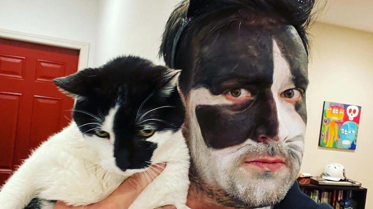 Opinion: A Tribute to Harvey the Surly Cat with Two Faces — My Best ...